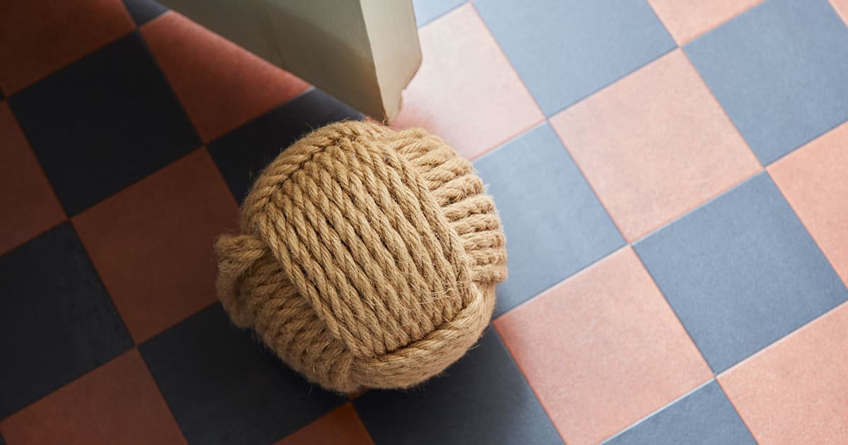 Chequer Queenside | DC500 | Traditional tile floor designs from Amtico ...