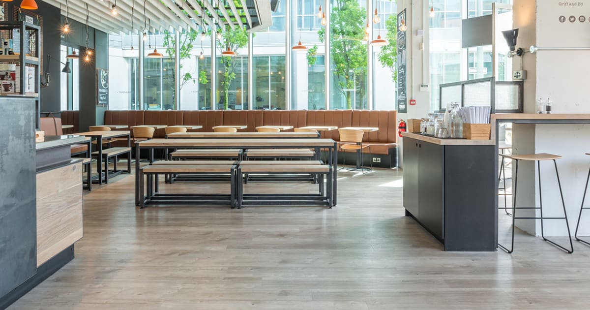 Projekt: Friska Restaurants, Bristol − Amtico Commercial