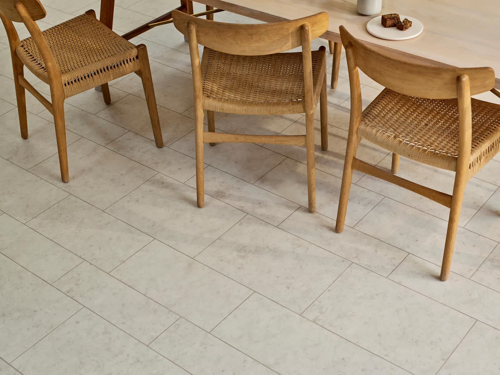 Random Stone DC572 | Beautiful design floors in Amtico Signature LVT ...