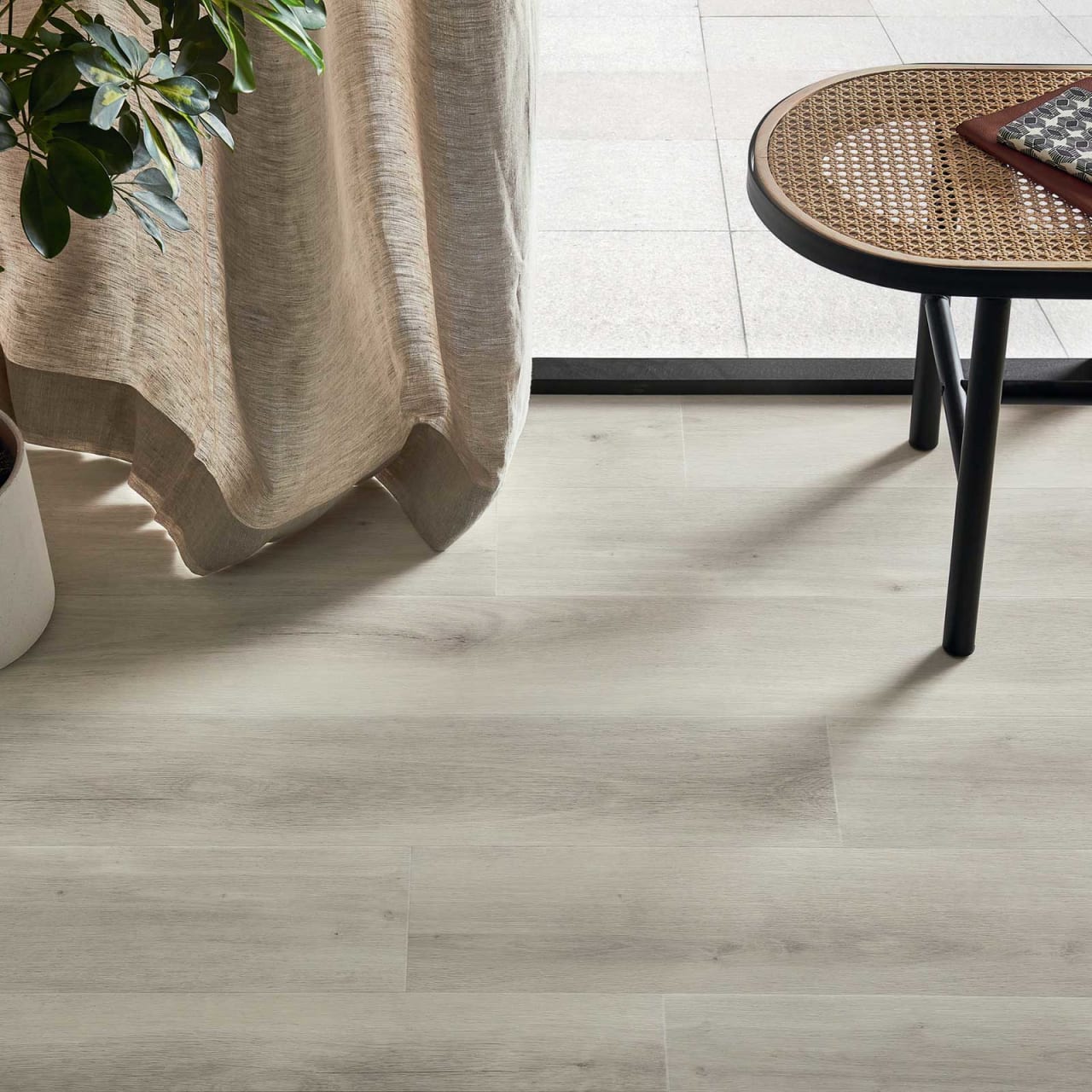 Chiltern Oak AR0W8630 | Premium LVT Flooring from the Amtico Signature ...