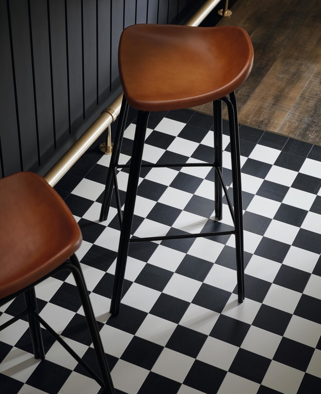 Chequer Mono | DC485 | Traditional tile floor designs from Amtico Décor ...