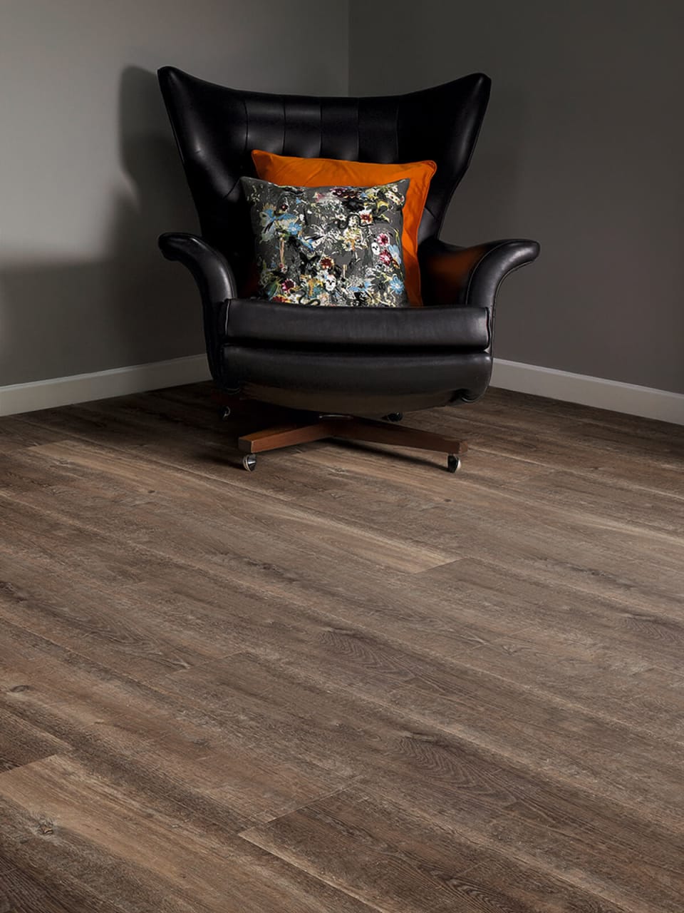Reclaimed Oak: Beautifully designed LVT flooring from the Amtico ...