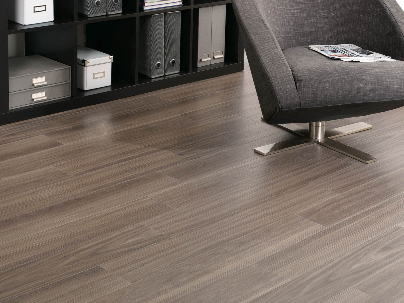 Dusky Walnut | SX5W2542 | Amtico Access Loose Lay Vinyl